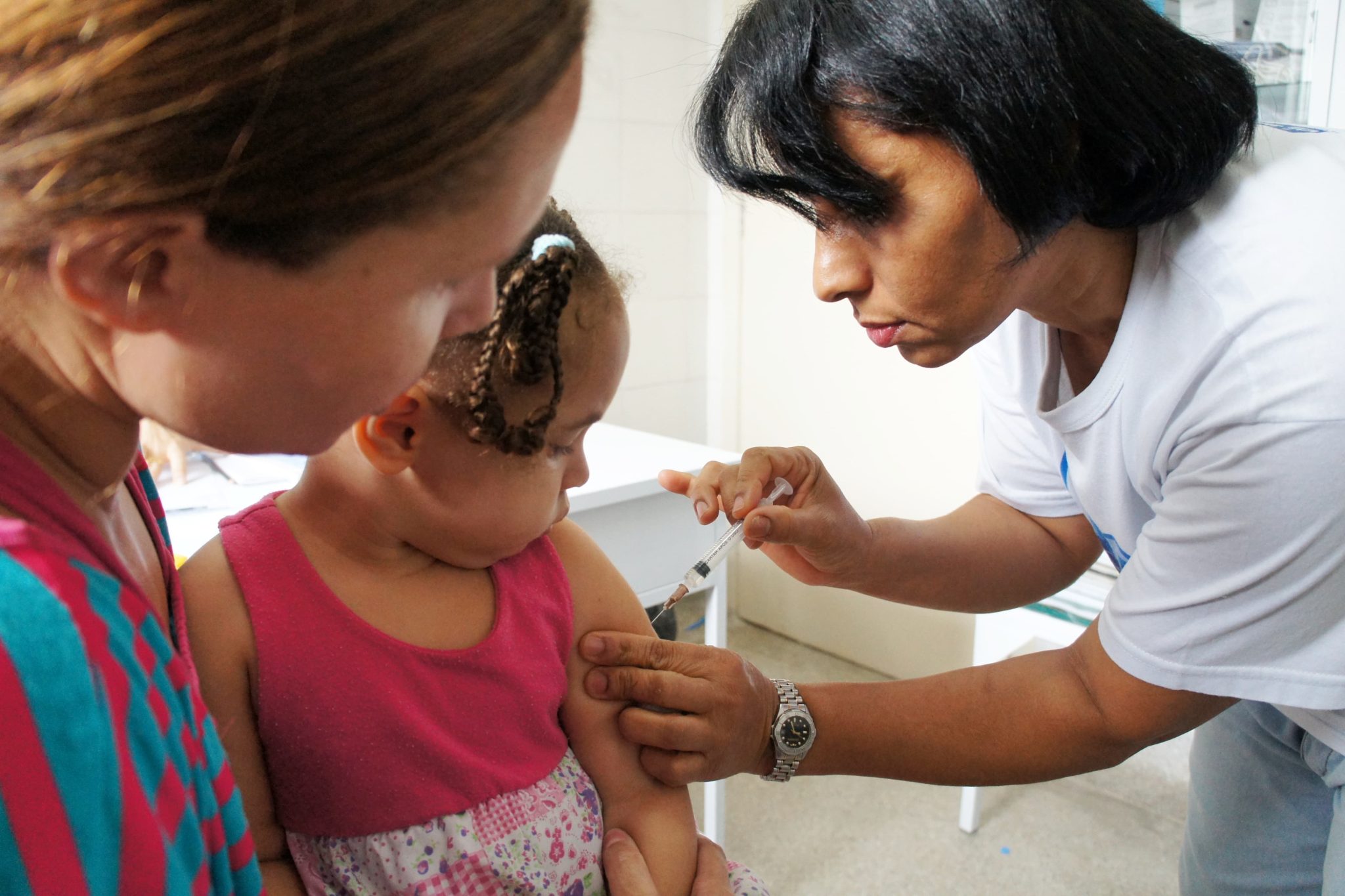 Vacina contra gripe continua disponível nos postos de saúde | Sesab